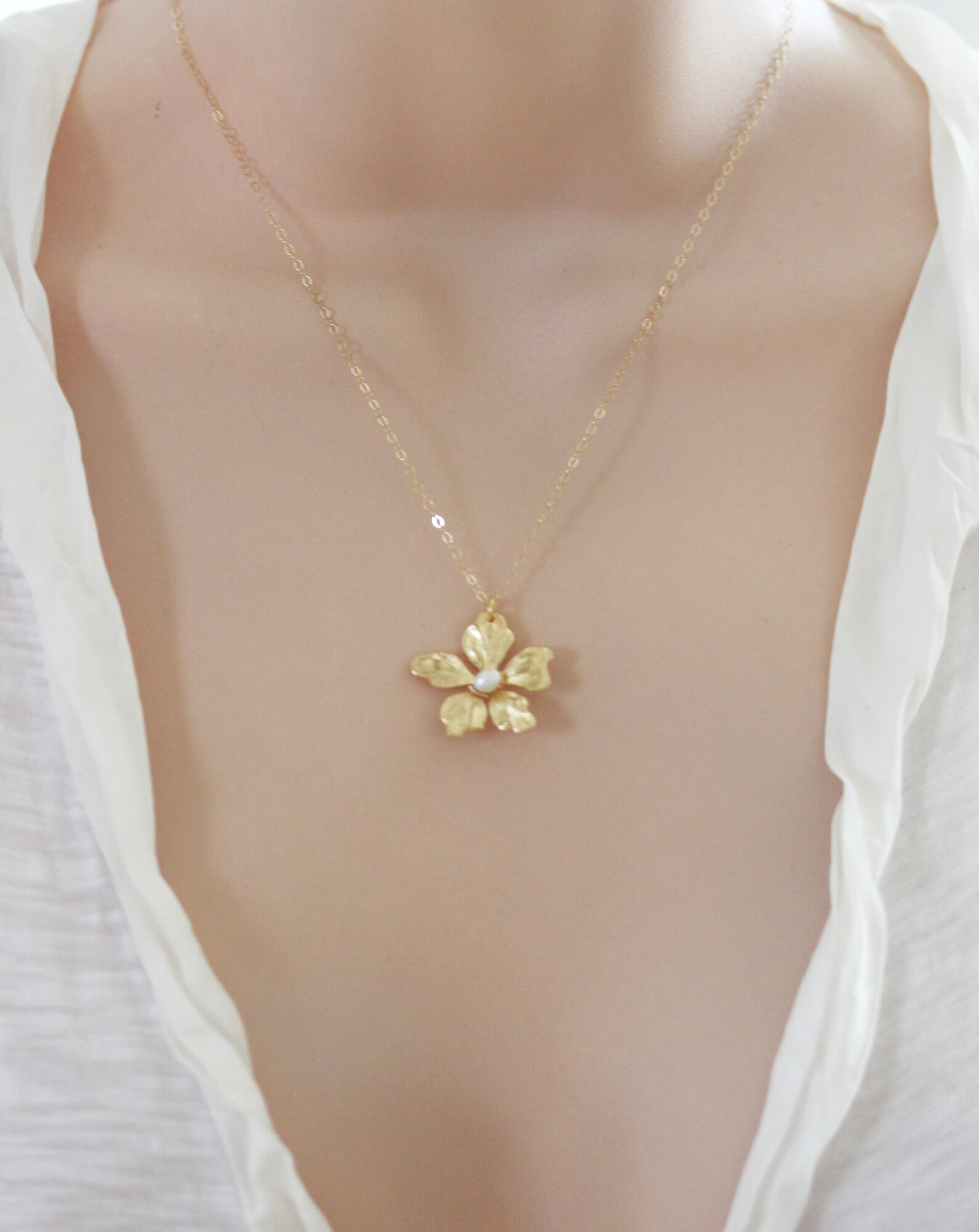 Gold Flower Necklace Flower Pearl Necklace Daisy Necklace | Etsy