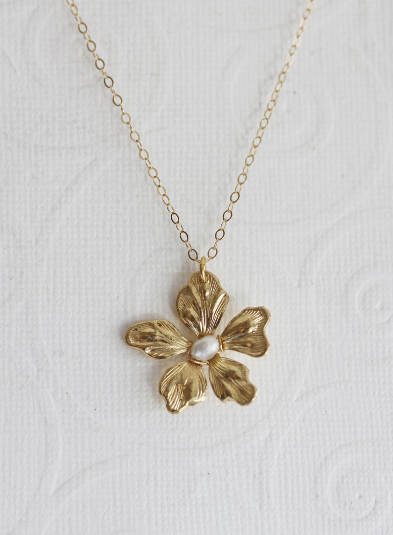 Gold Flower Necklace Flower Pearl Necklace Daisy Necklace | Etsy