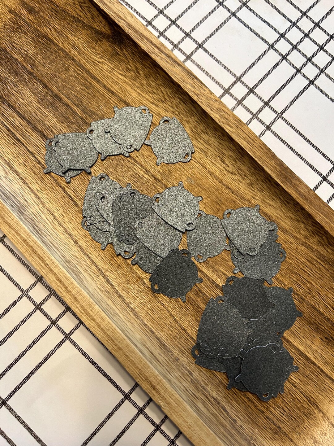 Cauldron Confetti- Mini Cauldrons, Paper Cauldron , Shimmer Cauldron ...