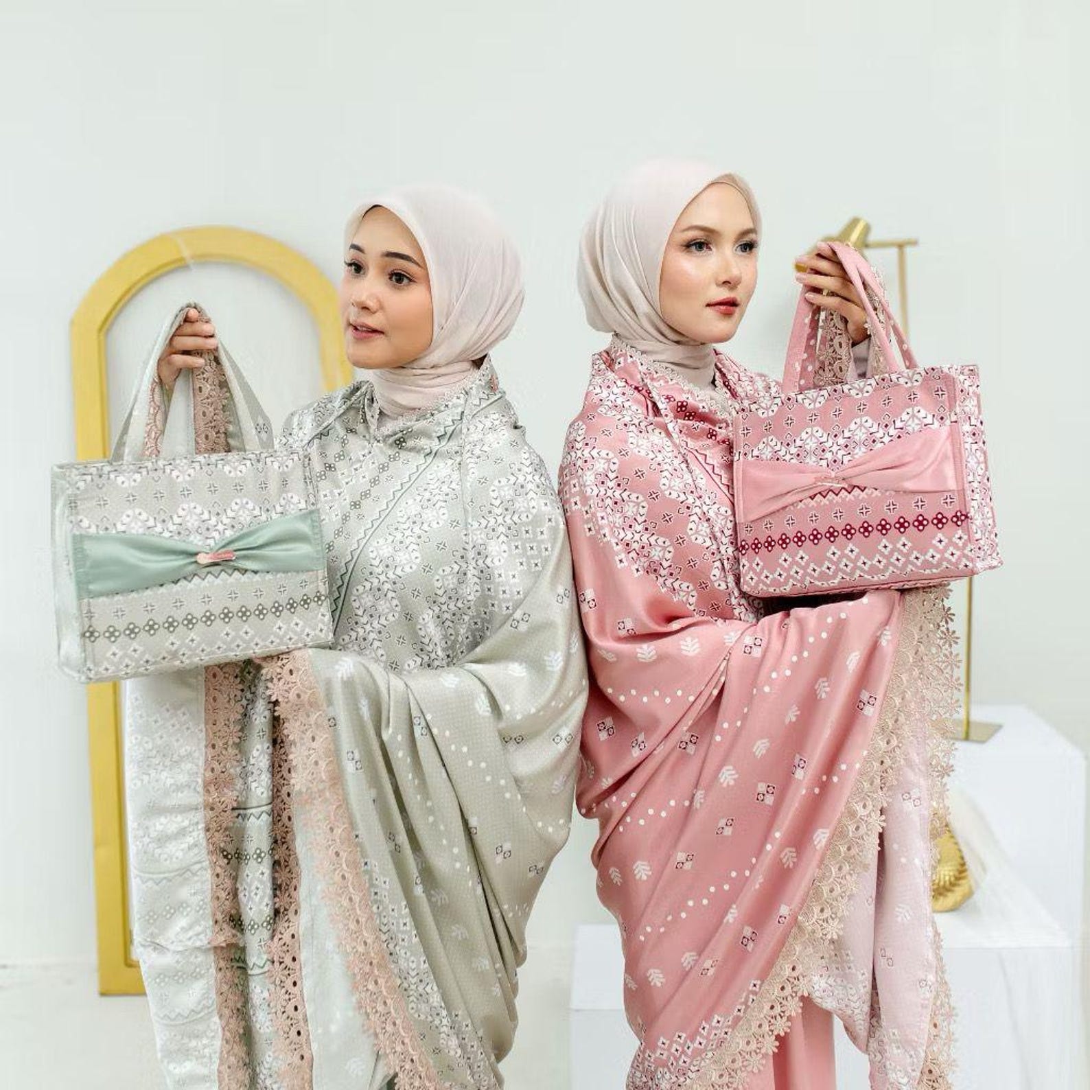 Comfort One Set Muslim Prayer Dress Silky Lunara - Muslim Prayer ...