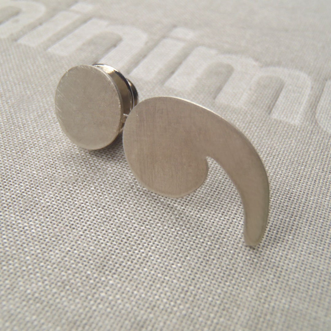 Semicolon Pin Fun Minimal Unisex Design - Etsy Denmark