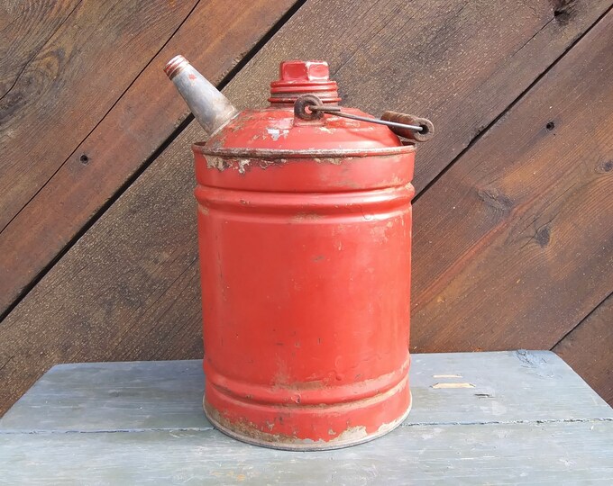 Vintage Red Fuel Oil Can With Wood Handle 10 Inches Tall - Etsy