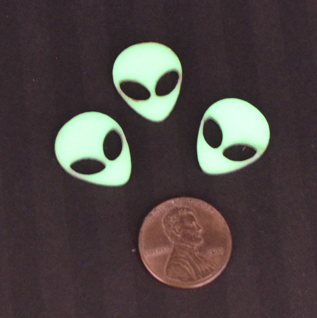 GLOW in the DARK ALIENS 3 Pieces Flatback Cabochons in Laser Cut ...