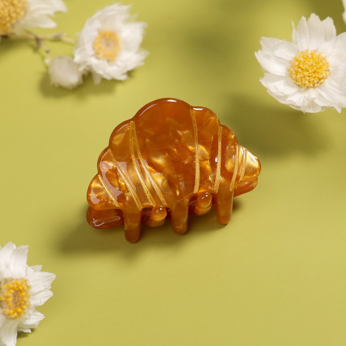 Crossant Hair Claw Clips, Pretzel Hair Claw Clip, Funny Hair Claw ...