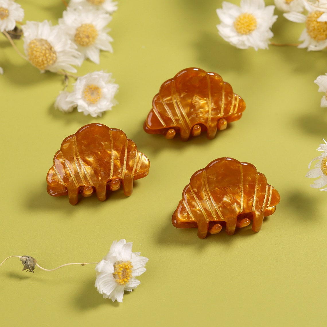 Crossant Hair Claw Clips, Pretzel Hair Claw Clip, Funny Hair Claw ...