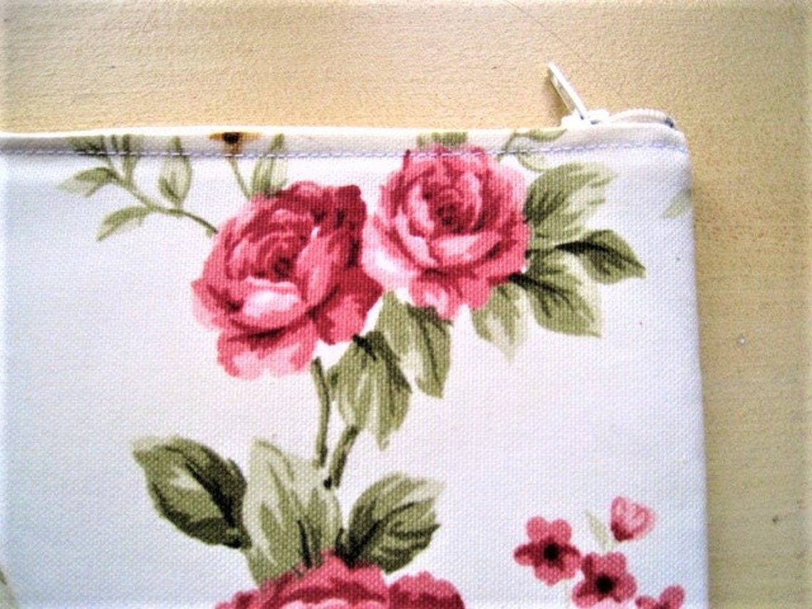 ROSES - Kindle Paperwhite, Fire, Voyage, Kindle Fire HD Nook, Nook ...