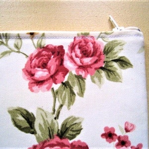 ROSES - Kindle Paperwhite, Fire, Voyage, Kindle Fire HD Nook, Nook ...