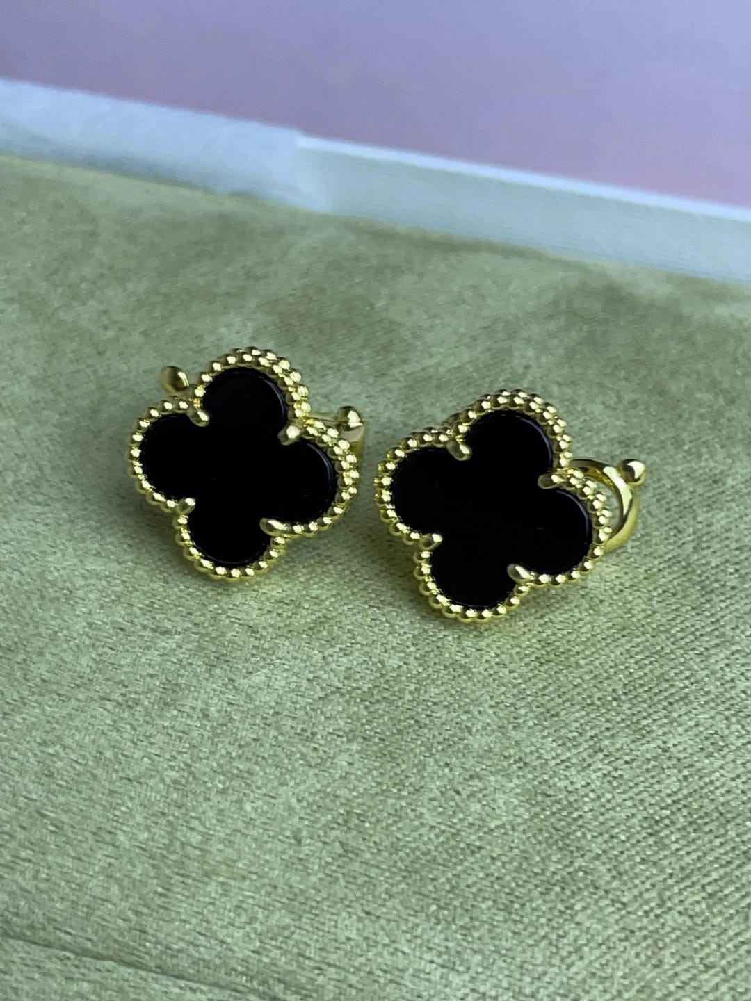 Van Cleef & Arpels 18k Gold Black Onyx Alhambra Stud Earrings - Etsy