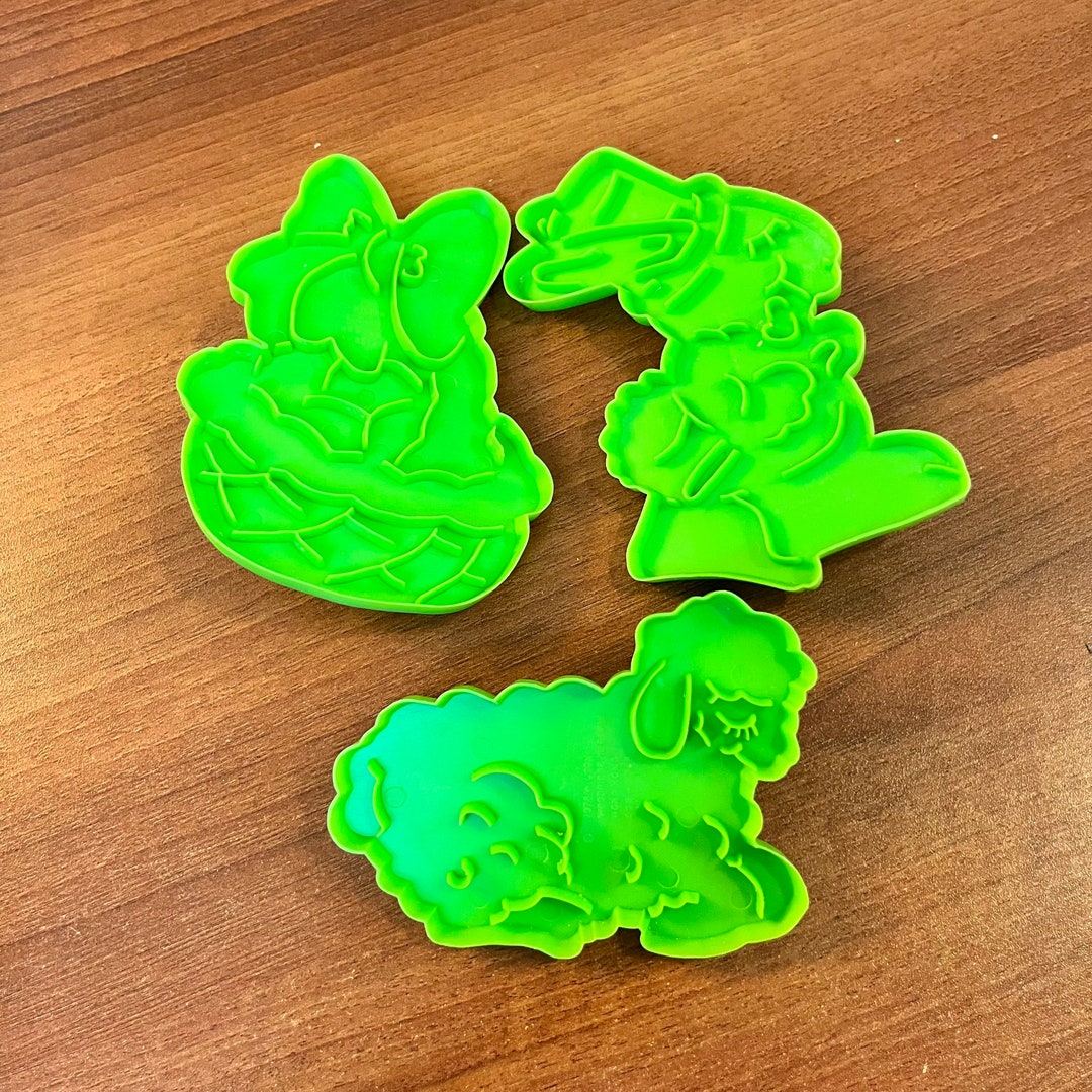 Wilton Easter Plastic Cookie Cutters. Set of 3. Green. Rabbit, Lamb ...