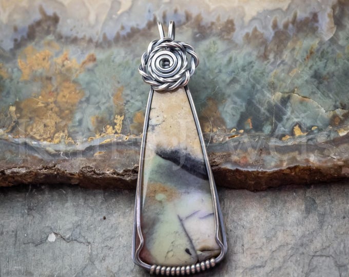 Opalized Beige and Green Petrified Wood Agatized Gemstone, Oxidized ...