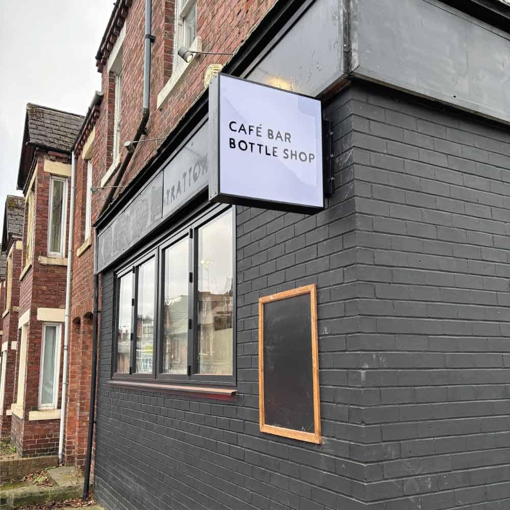 Projecting Sign Projecting Light Box Shop Sign Illuminated Cool White ...