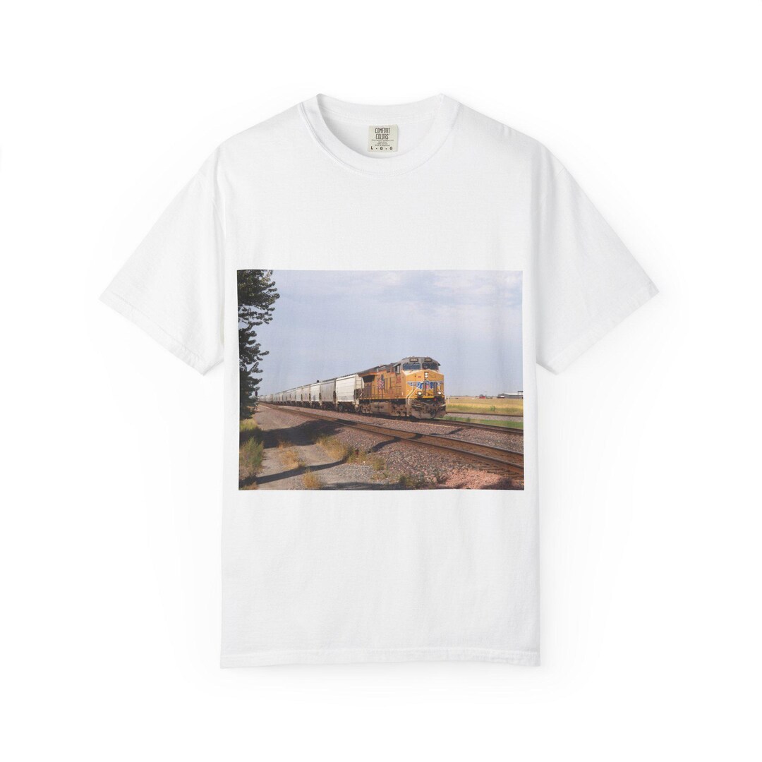Freight Locomotive Photo T-shirt | Train Photography Tee - Etsy