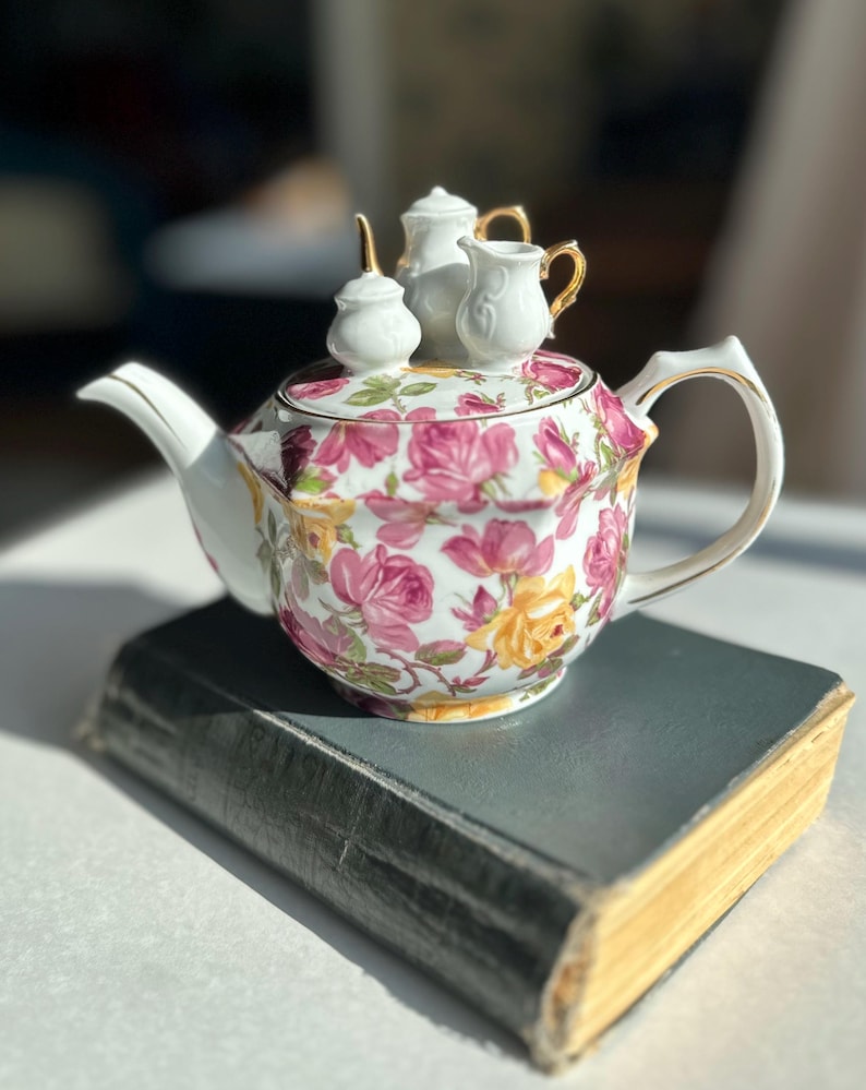Old Country Roses Teapot With a Miniature Tea Set on Top.#48 - Etsy