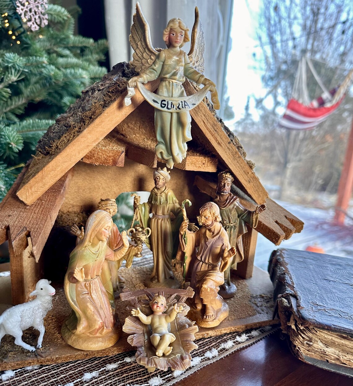 Vintage Fontanini by Roman Italian Stable With 8-piece Set Manger Scene ...