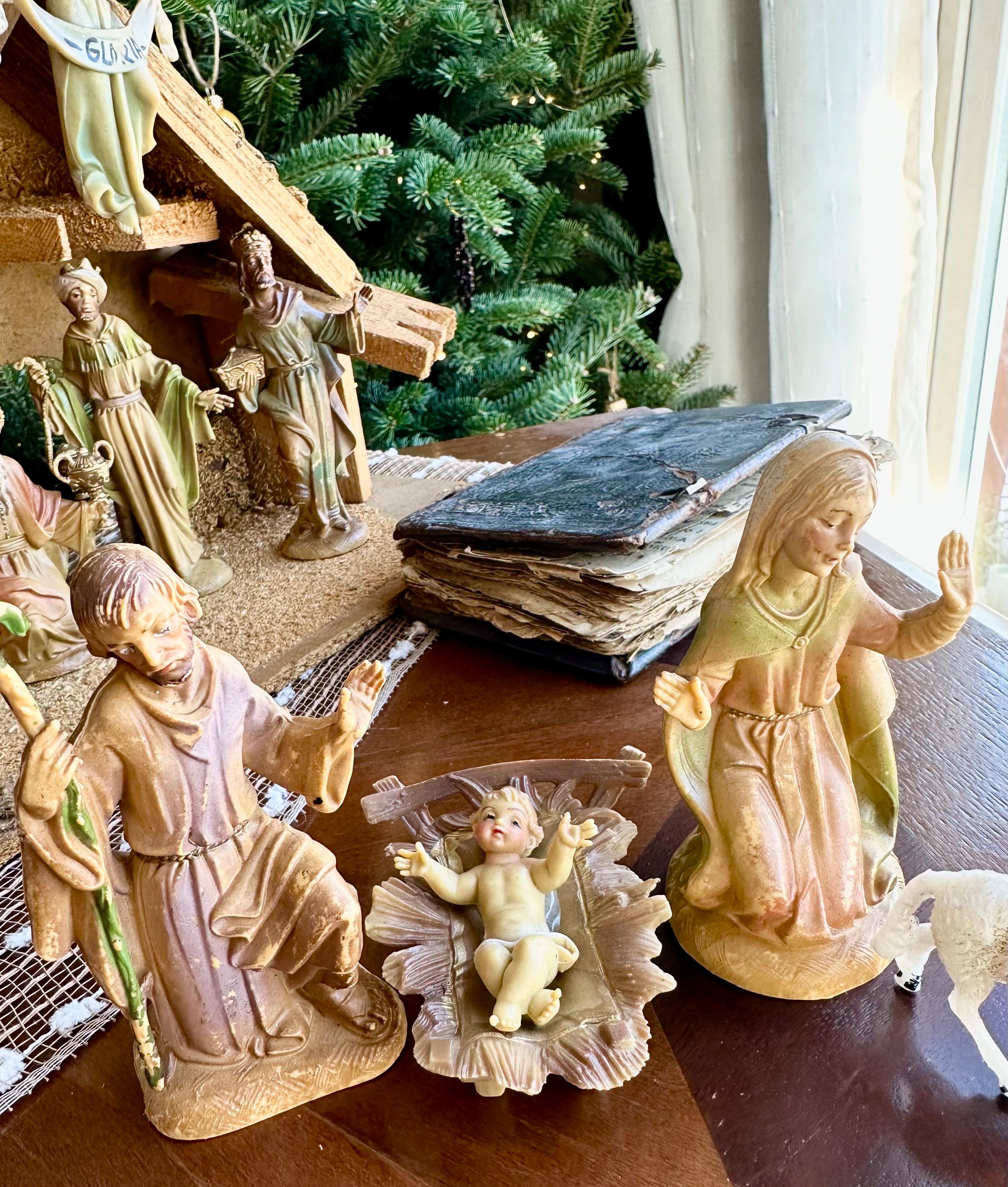 Vintage Fontanini by Roman Italian Stable With 8-piece Set Manger Scene ...