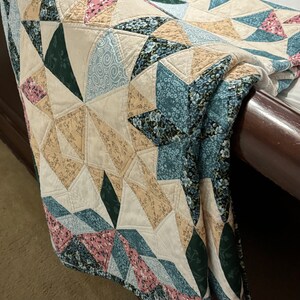 Handmade Artisan Alaskan Pattern Quilt - Etsy