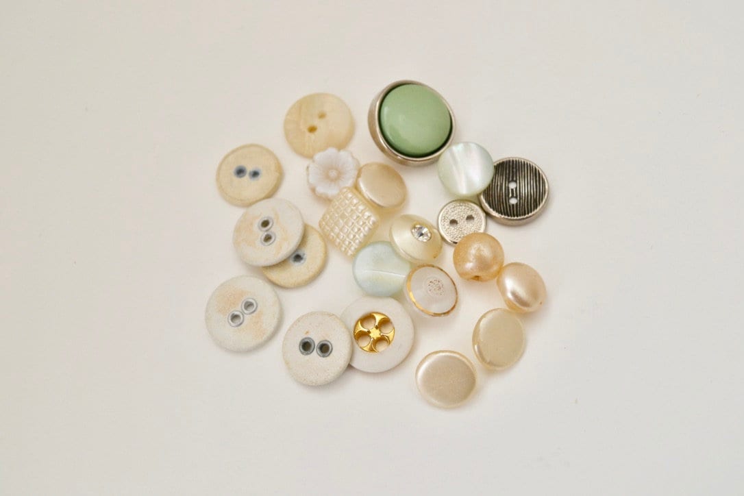 A Mixed Selection of Pretty Buttons - Etsy