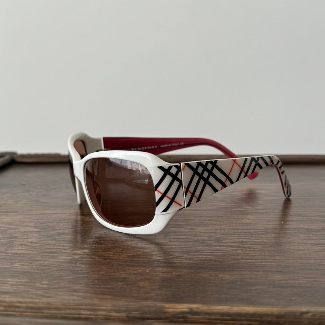 Y2K Style Burberry Nova Check Womens Sunglasses 2000s Vintage Designer ...