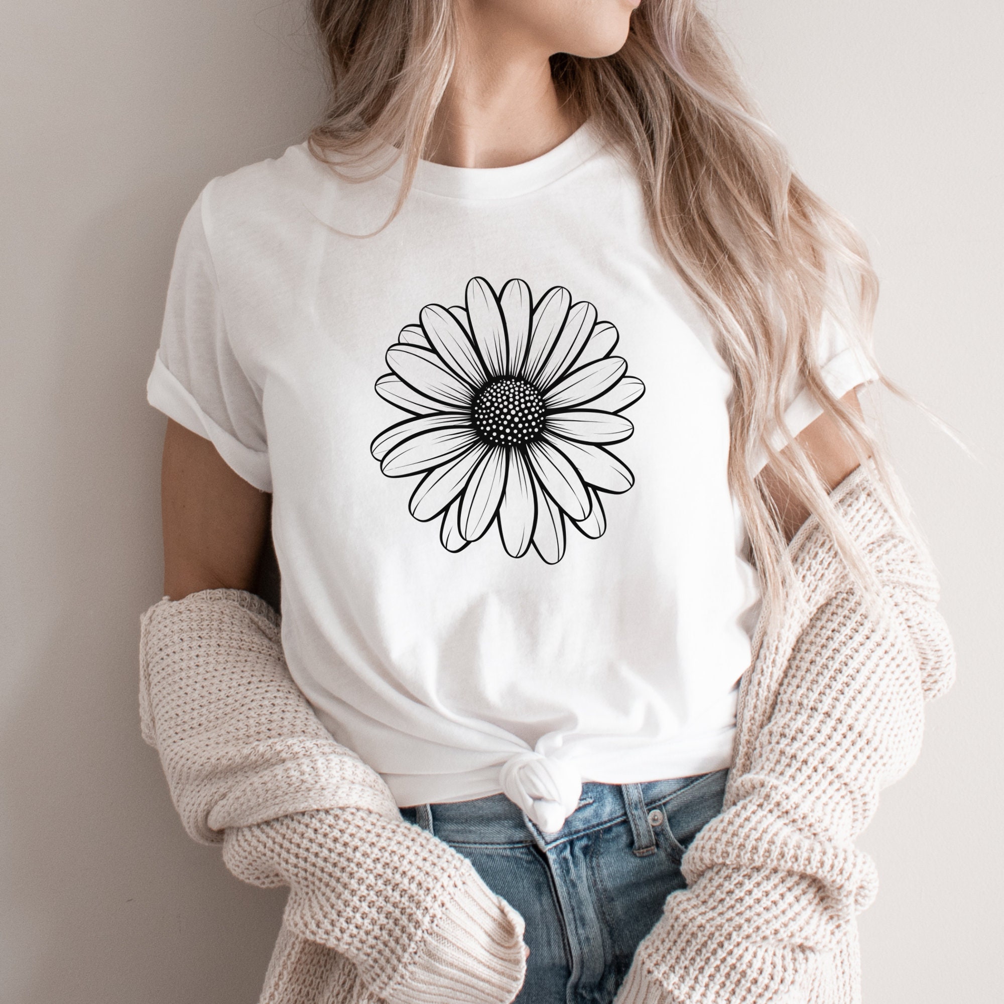 Daisy Wildflower Shirt, Birth Month Flower Tee, Floral T-shirt Gift for ...