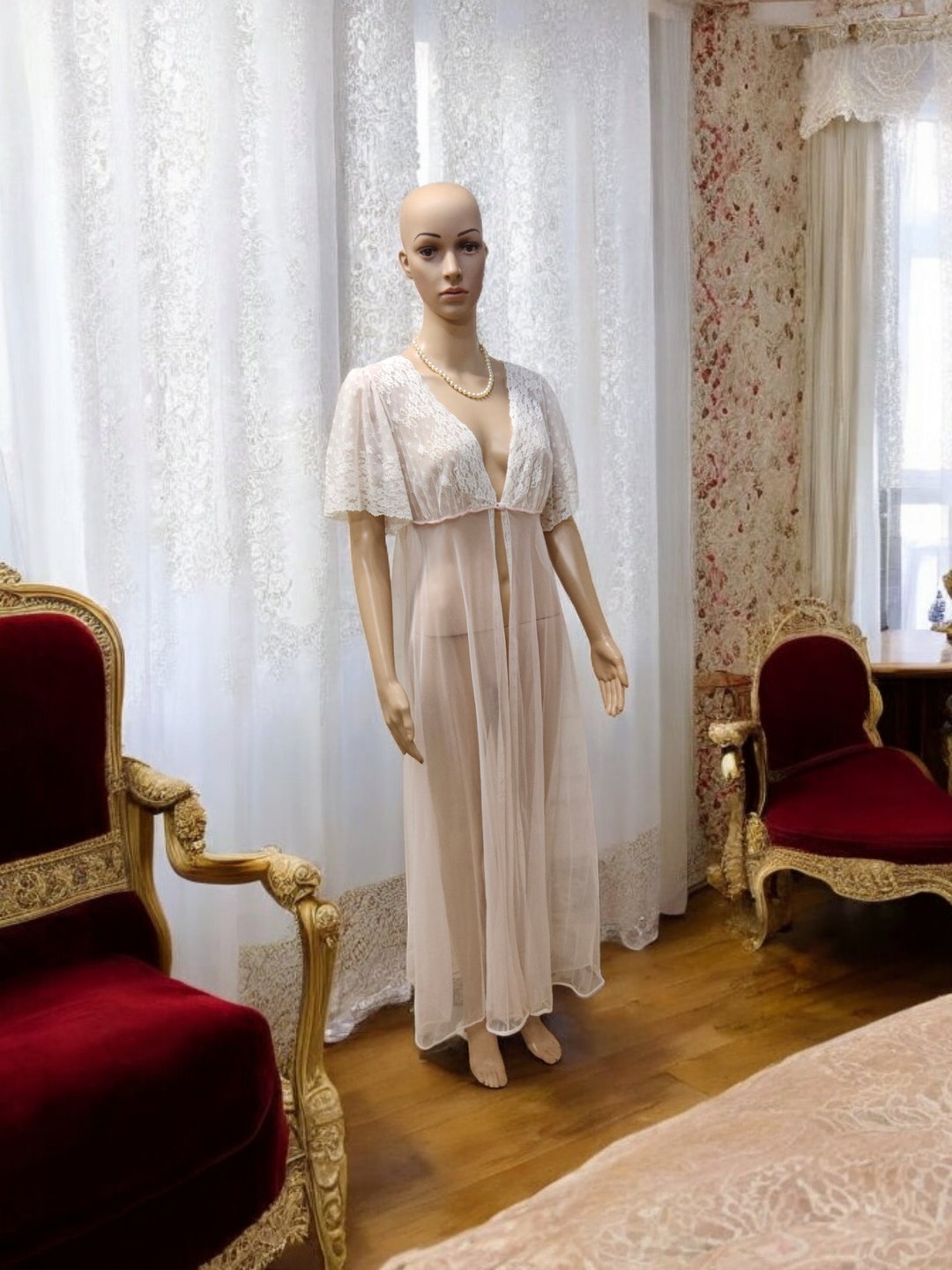 Vintage Sheer Pink Robe Sexy Lacy Baby Pink & White Elegant Lingerie ...