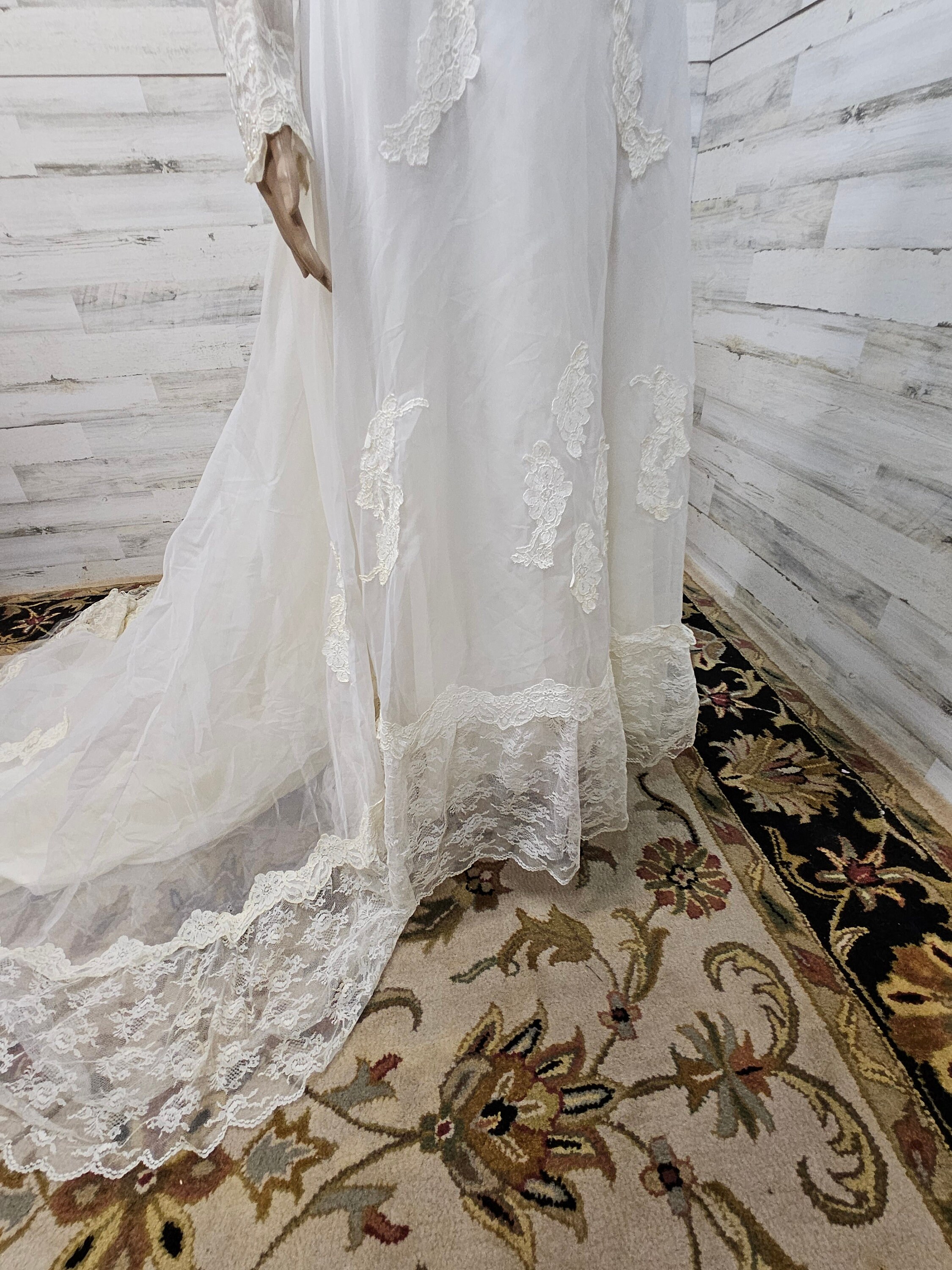 Vintage 70's Edwardian High Collar and Caped Shoulder Ivory Laced ...