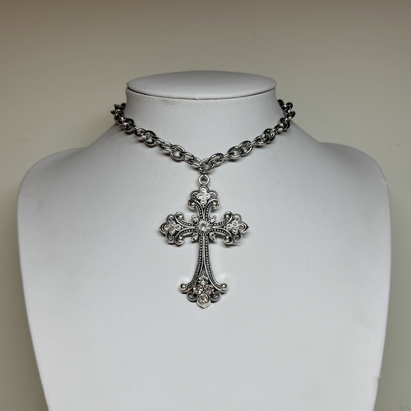 Goth Cross Pendant - Etsy