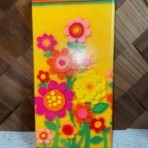 Vintage MOD 70s Colorful Yellow and Pink Flower Photo Album by Hallmark ...