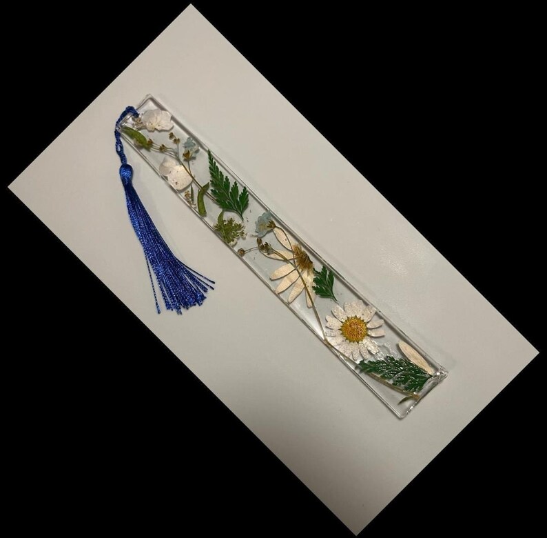 Personalized Bookmarks Beautiful Resin Art With Pressed Flowers ...
