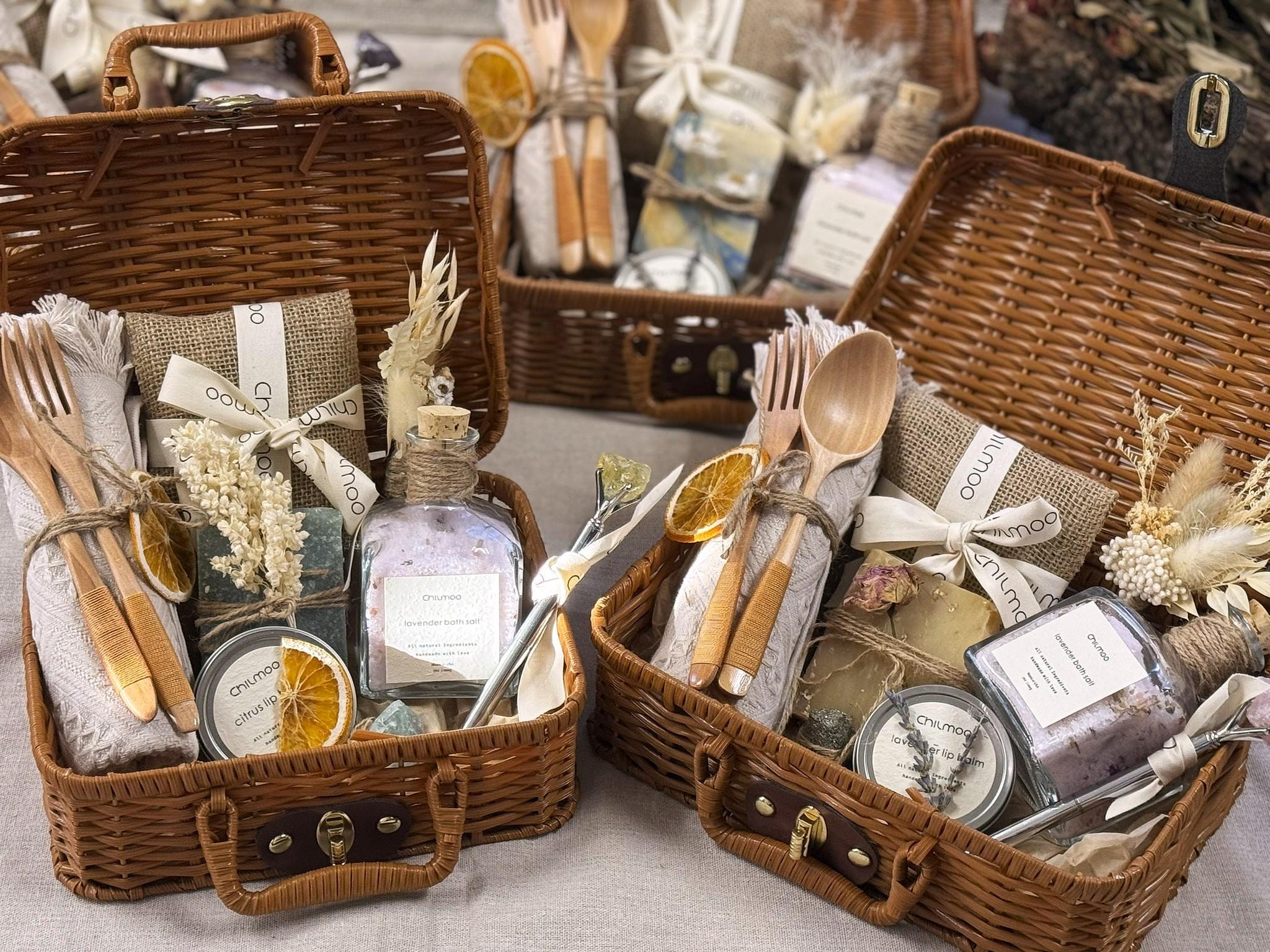 Custom Gift Box With Natural Handmade Products for Wedding Gift ...