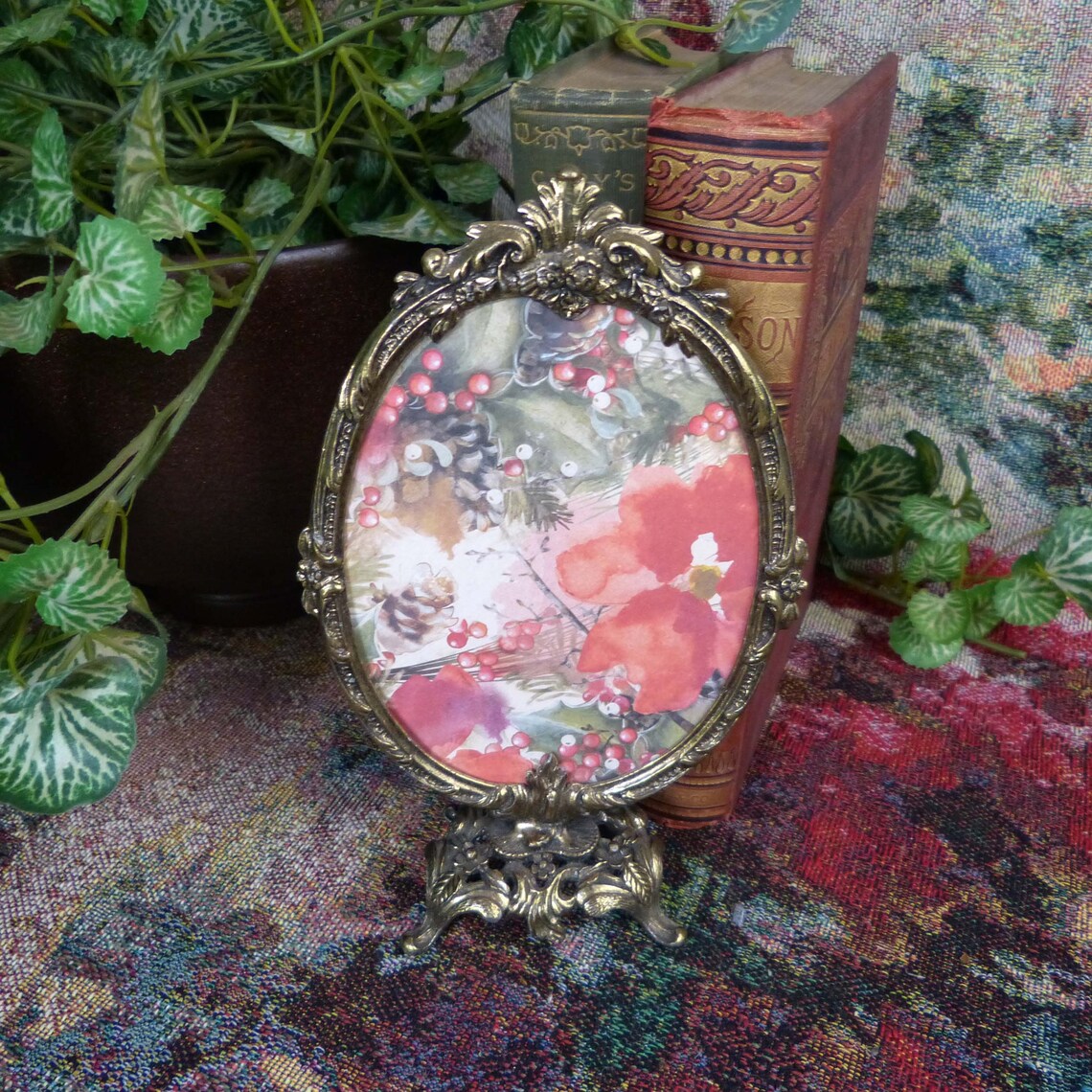 Momentos Small Ornate Dark Gold Metal Picture Frame on Footed | Etsy