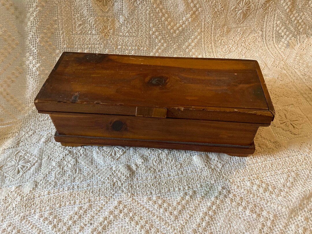 Primitive Cedar Box Hinged Lid & Handles Vintage - Etsy