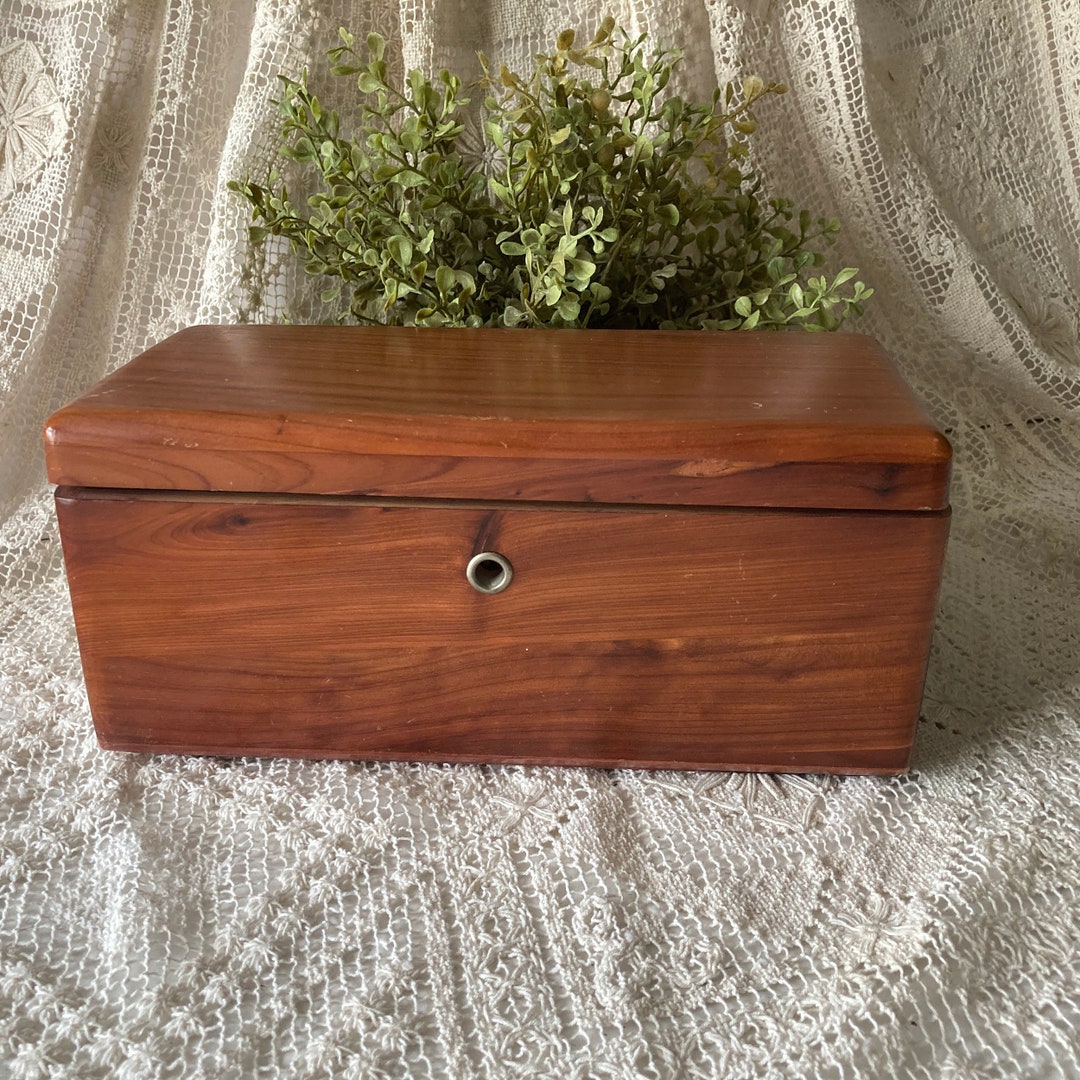 Miniature Cedar Wood Keepsake Box Rounded Edges Lock No Key - Etsy