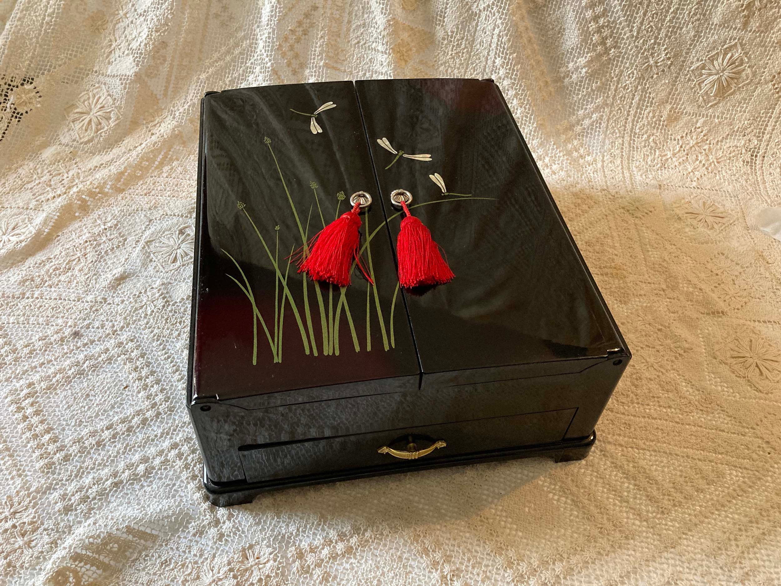 Memoirs Of A Geisha Makeup Box