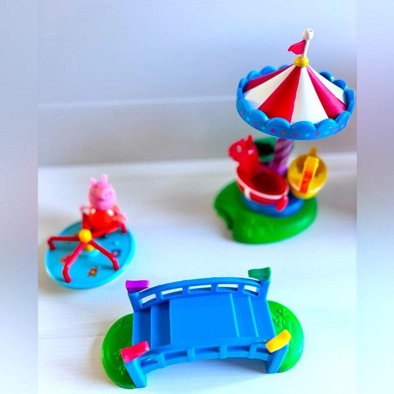 Peppa Pig Playground Playset Carousel Bridge Spinner With Peppa Figure ...