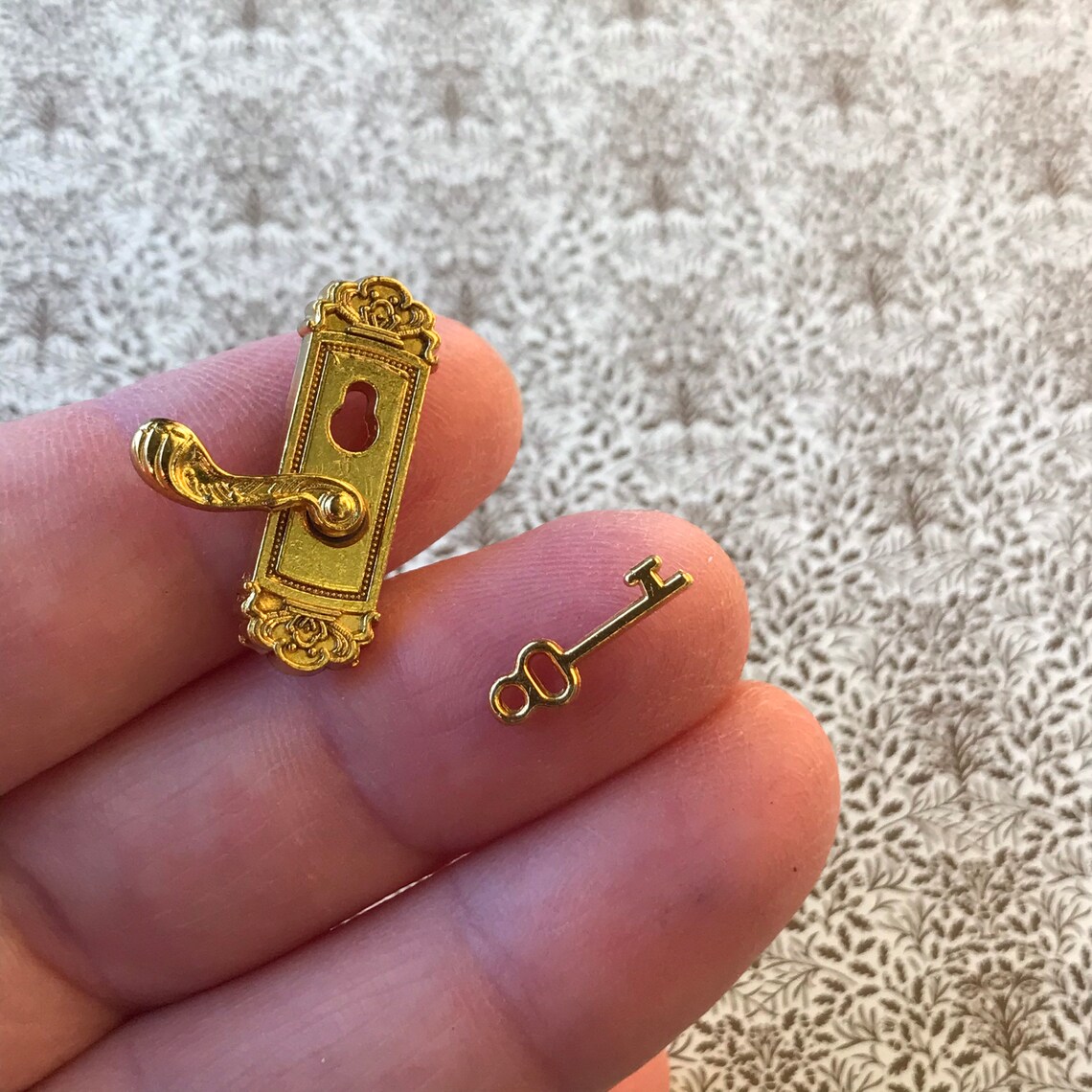 Dollhouse Miniature Lock and Key Your Choice Color - Etsy