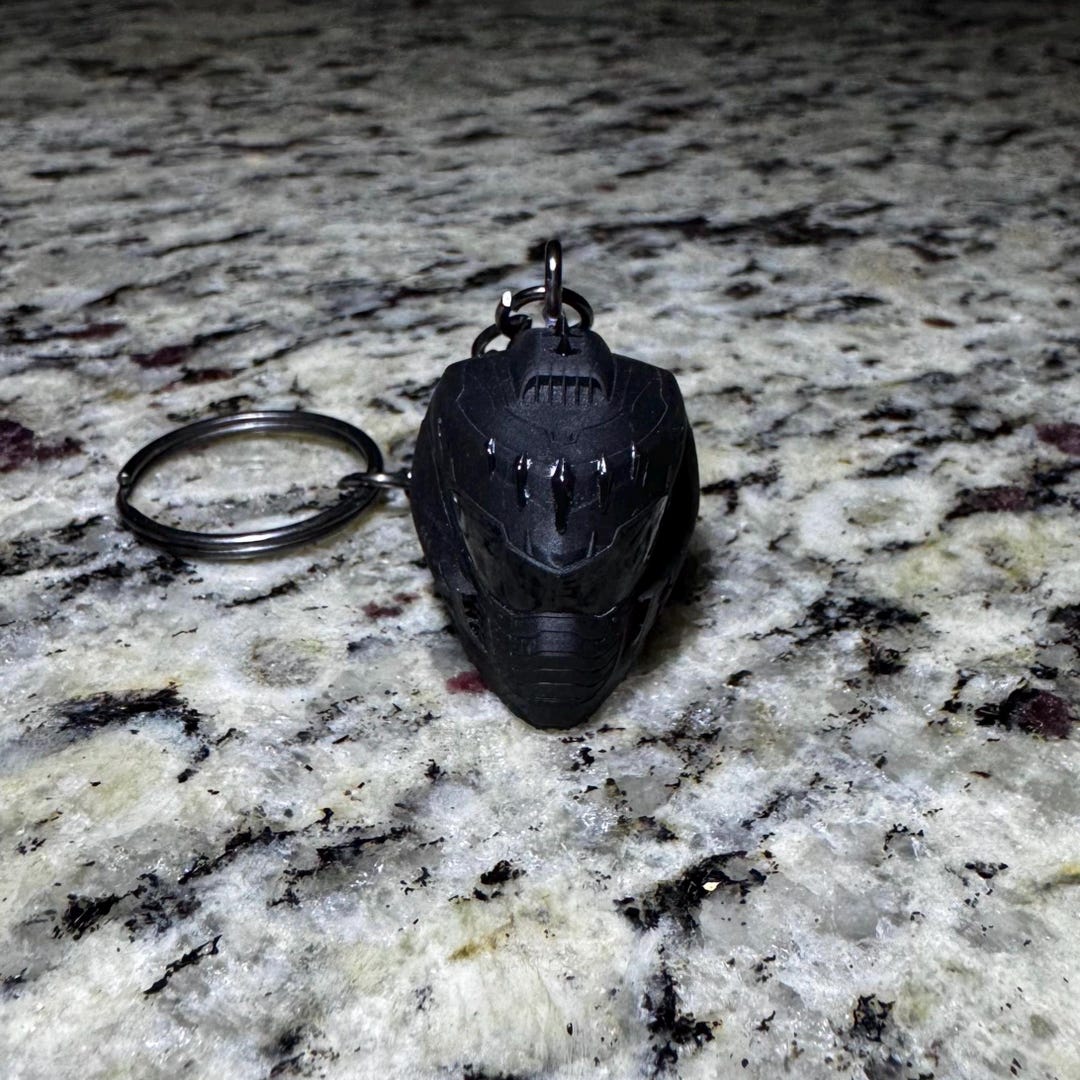 DOOM SLAYER 2025 the Dark Ages Helmet Keychain/ Charm - Etsy Canada