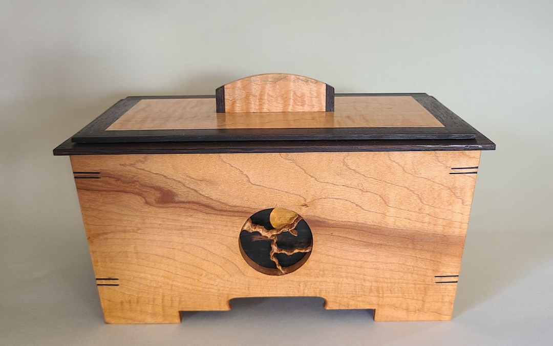 Keepsake Box 10"x5"x7" Curly Maple Light Wood Gift for Mom Birthday ...