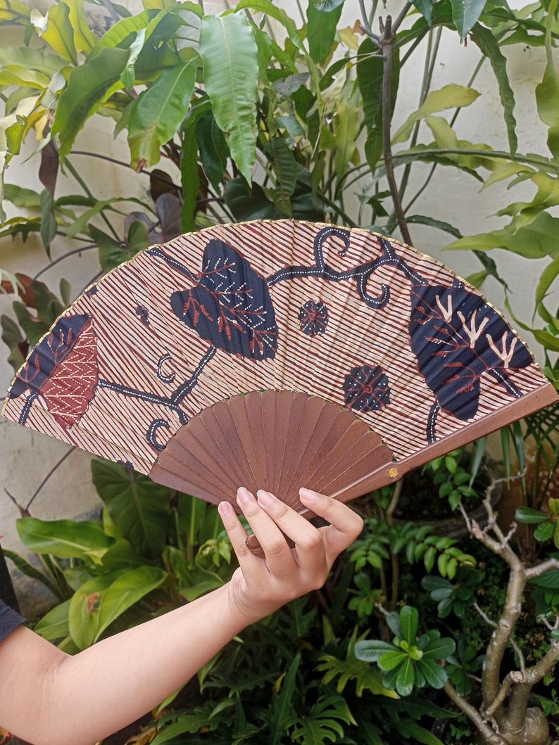 Kipas Batik Banyumas | Banyumas Batik Hand-painted Fan • Traditional ...