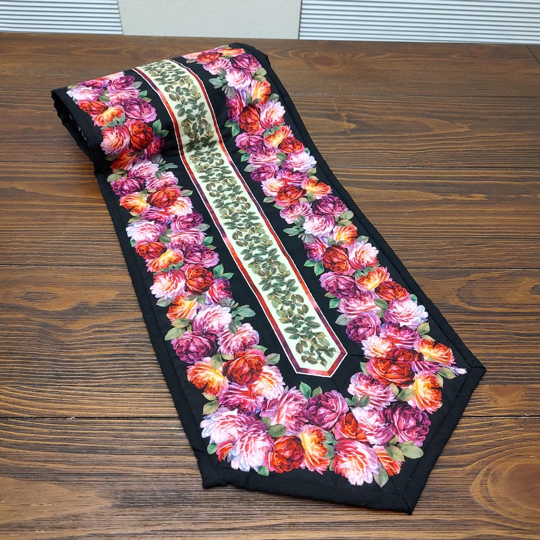 Reversible Hand Quilted Floral Table Topper/runner for Spring or Summer ...