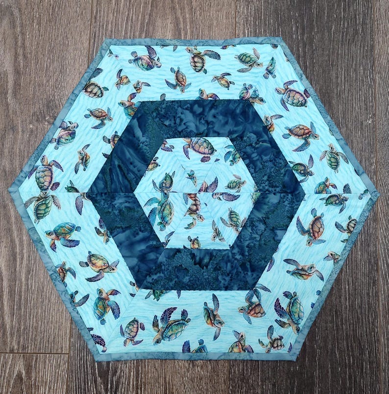 Hand Quilted Hexagonal Sea Turtles Table Topper / Candle Mat - Etsy