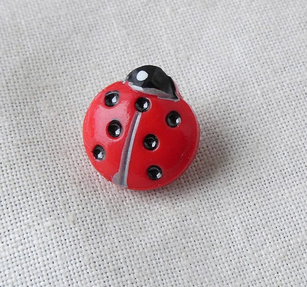 Vintage Ladybug Red Realistic Glass Button - Etsy