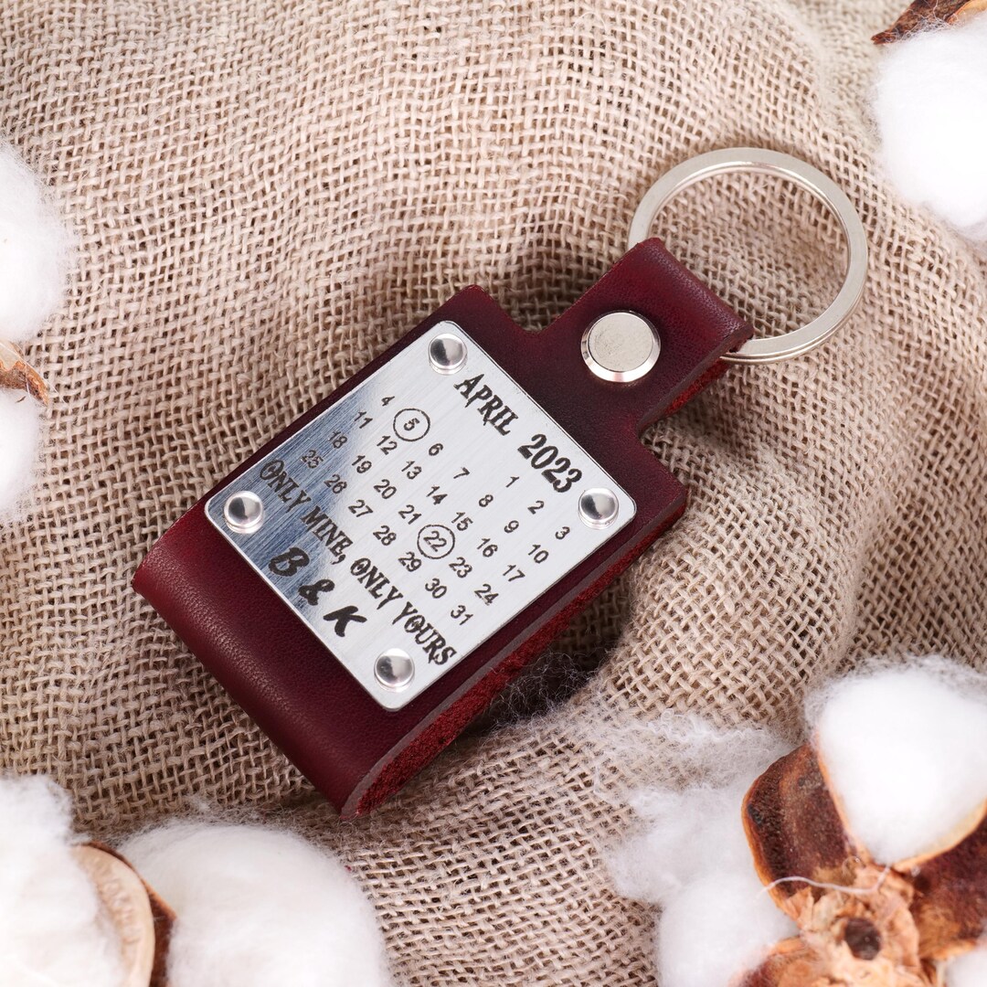 Special Date Calendar Keychain, Personalized Natural Leather Keyring ...