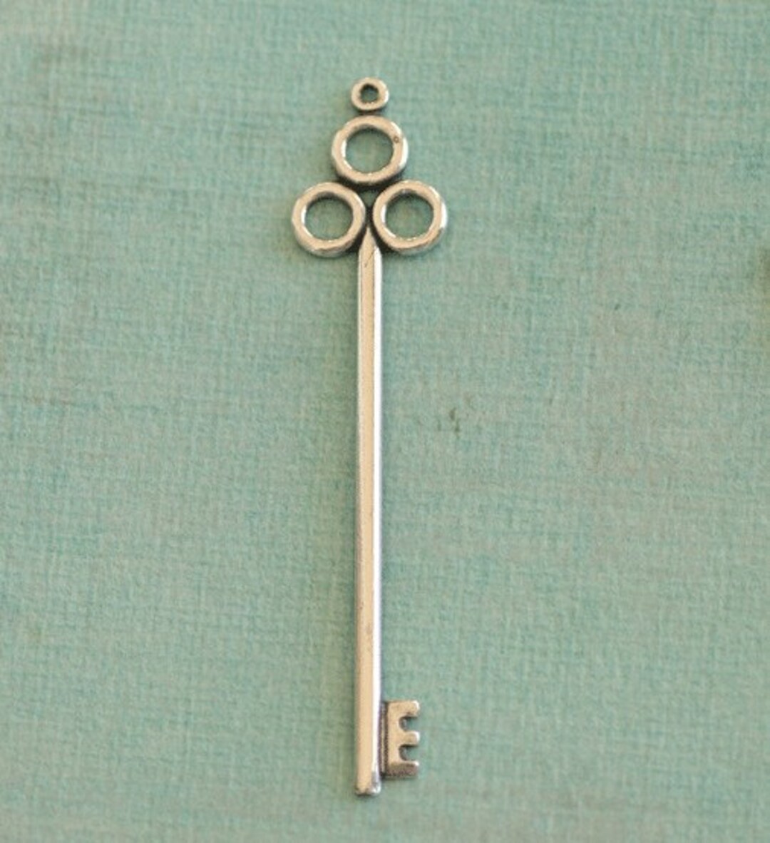 Silver Skeleton Key Finding 2516 - Etsy