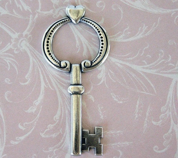 Silver Heart Skeleton Key Finding 535 | Etsy