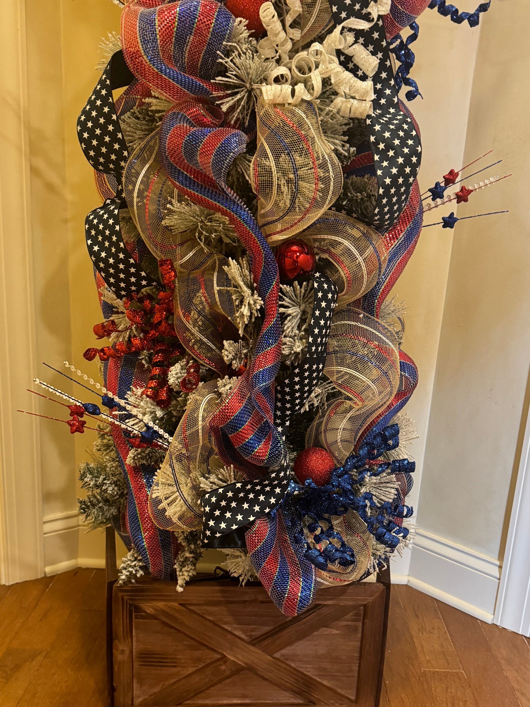 4th of July Decorated Tree Decorations and Ornaments for a Holiday Tree ...