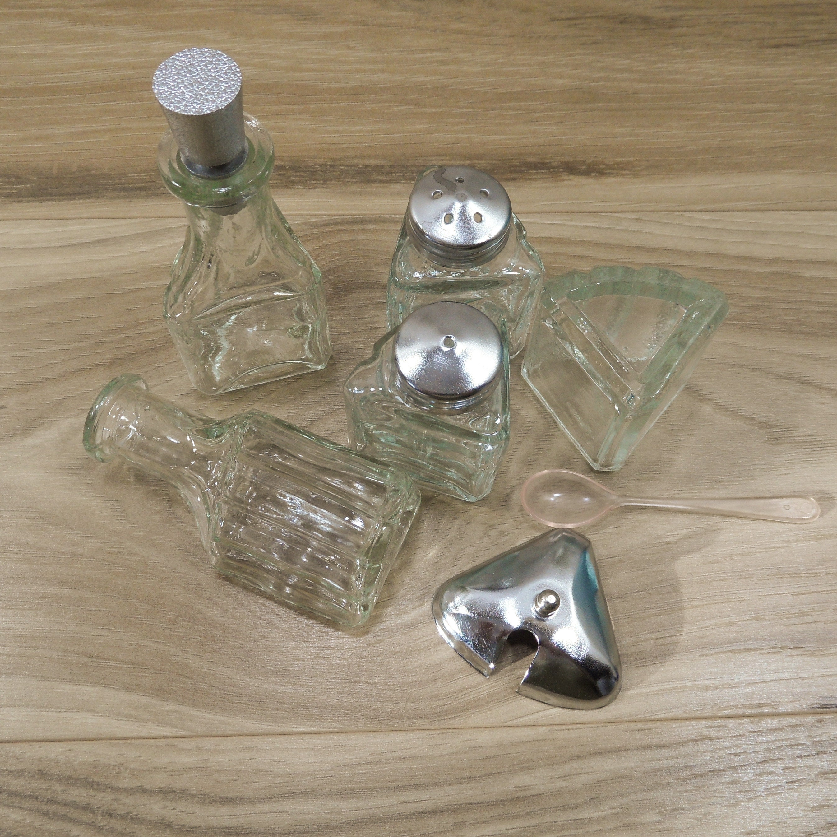Shaker and Cruet Caddy, Condiment Caddy, Glass Condiment Set, Chrome ...