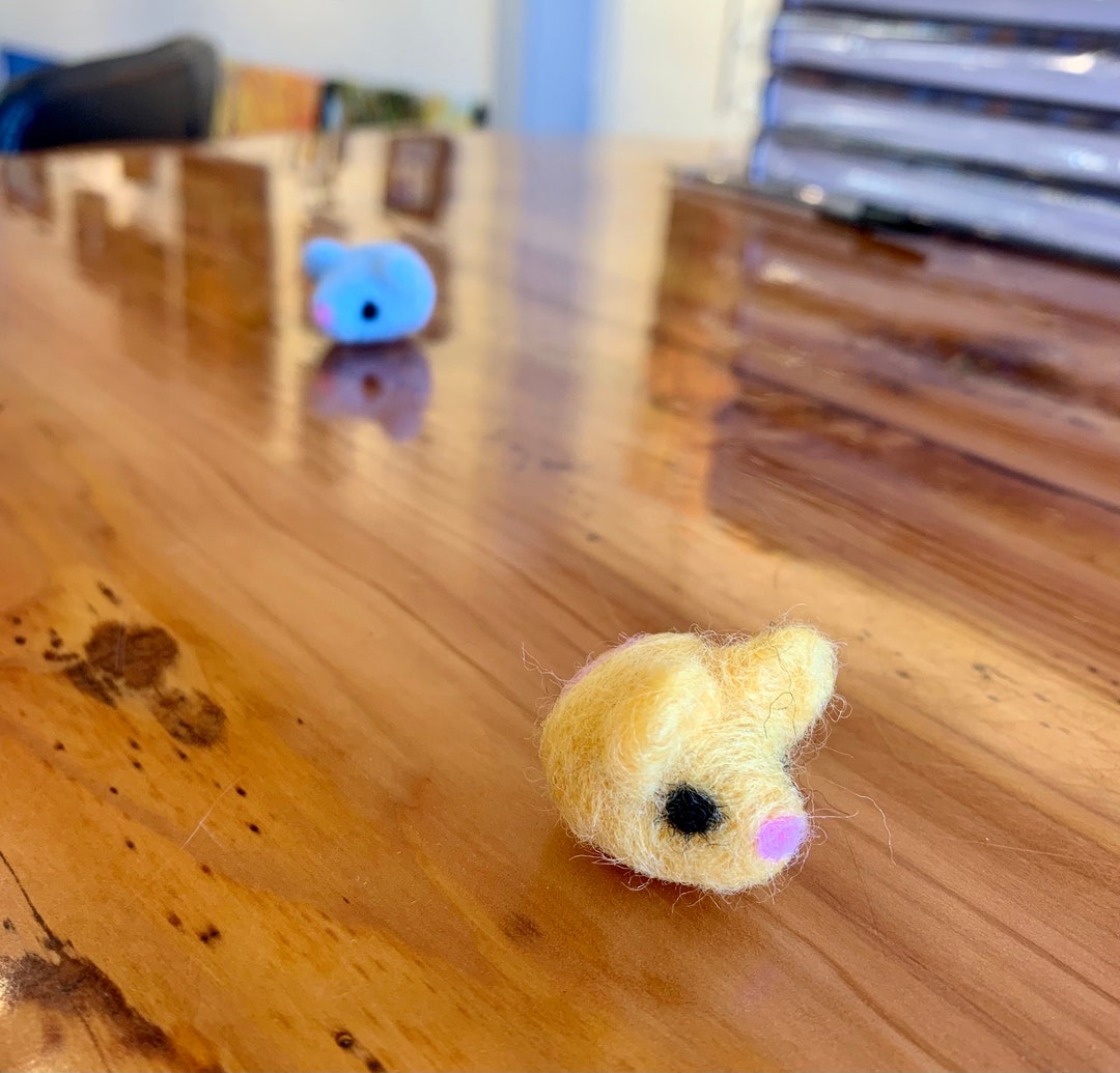 Tiny Needle Felted Mouse - Animal Figurine - Small Felt Woodland Mouse ...