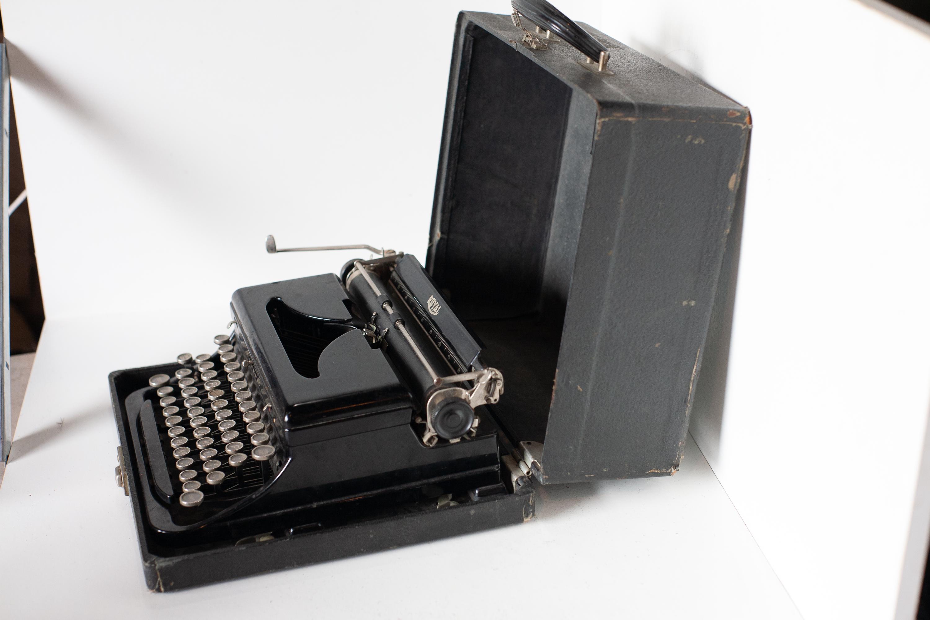 Vintage Royal Model O Typewriter Black With Case - Etsy