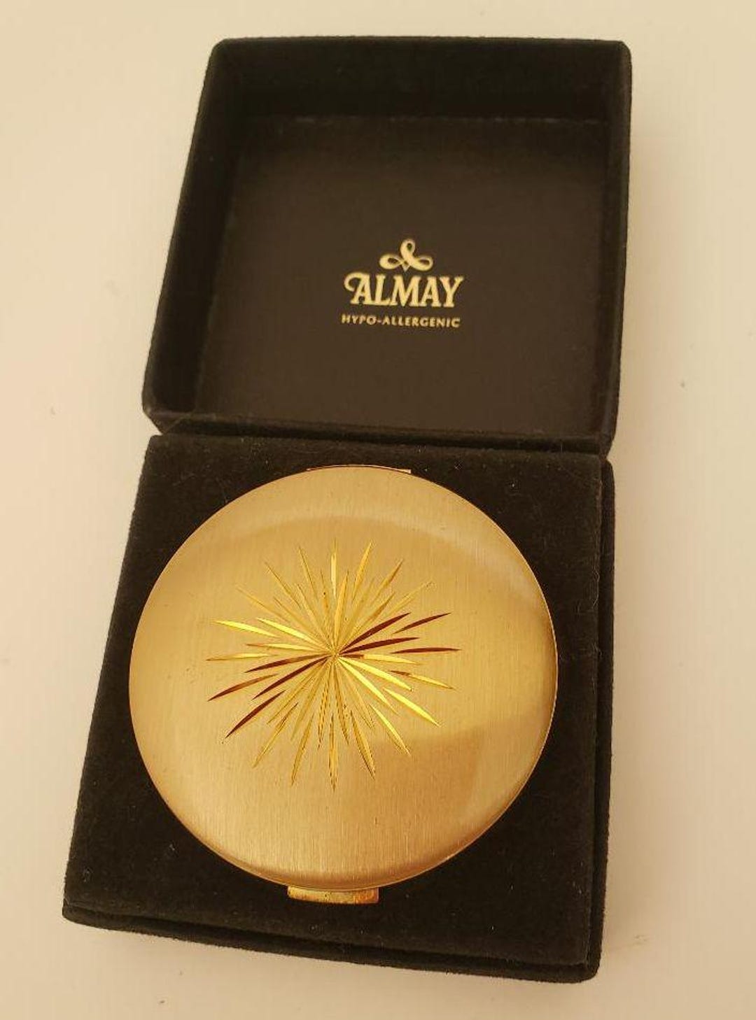 Almay Translucent Light Pressed Powder Metal Compact - New in ...