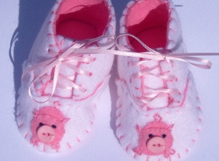 Pig Bodysuit and Baby Shoe Gift Set, Baby Girl Gift, Gift for Baby, Pig ...